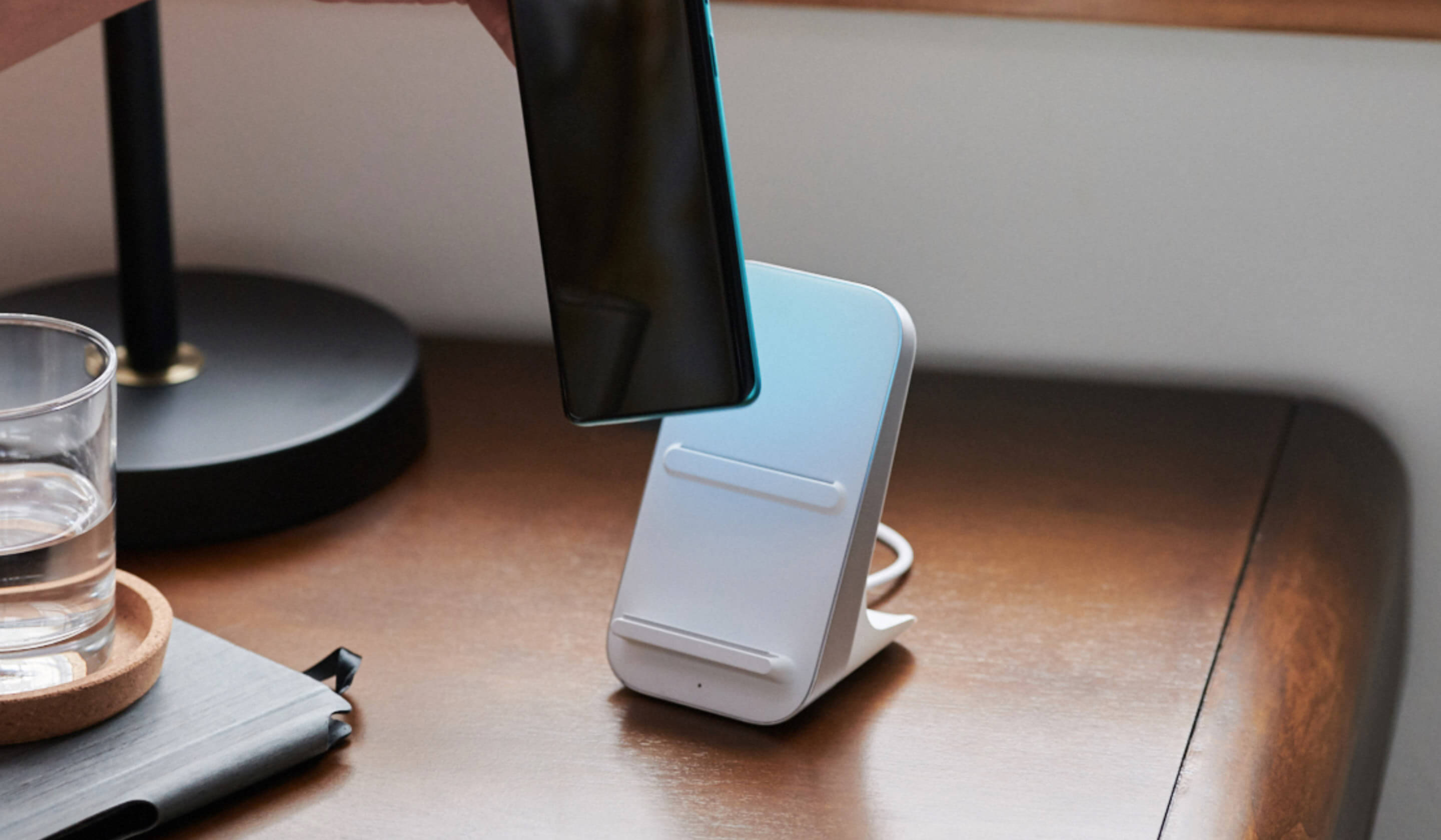 OnePlus Warp Charge 30 Wireless Charger | OnePlus Phone Accessories